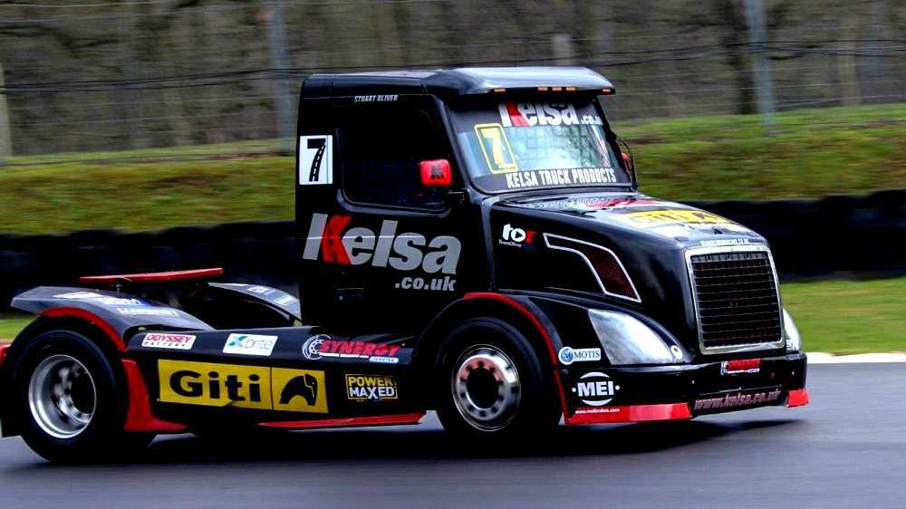 Stuart Oliver (racing driver)