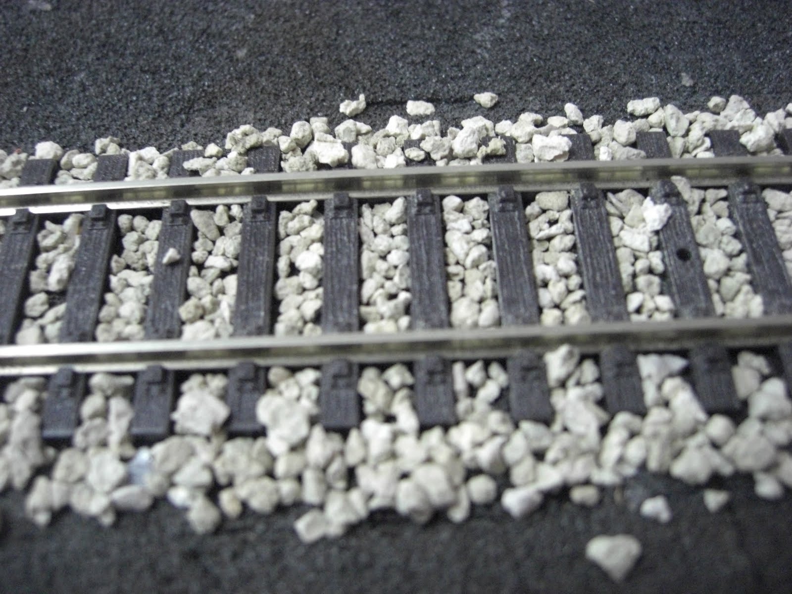 LA MAQUETA DE "SPONSH" escala (H0) v.4.0: COLOCACION DE BALASTO