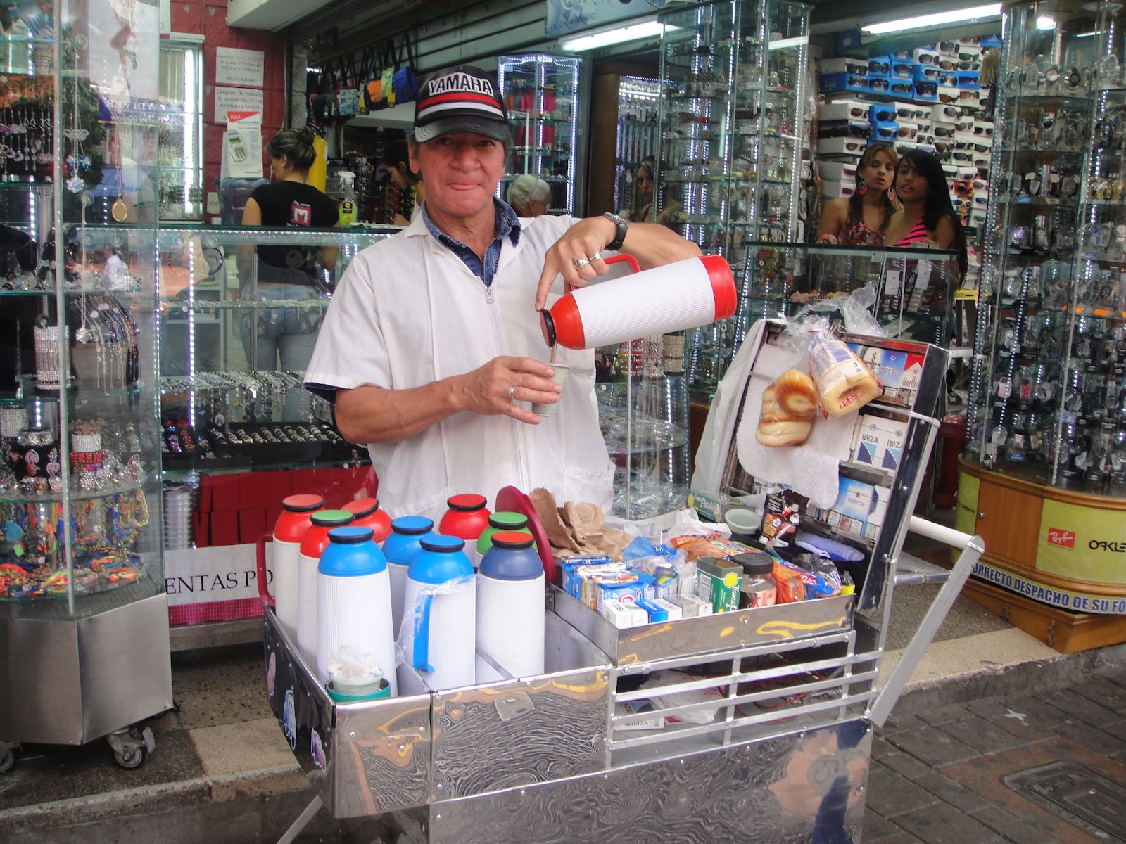 Vendedores Ambulantes en el centro de Medellín: septiembre 2012