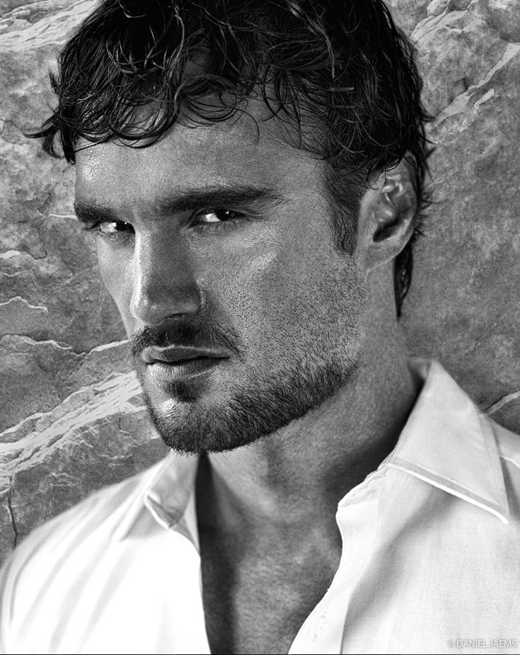 Oh Men Gay: OMG Model: Thom Evans is a obses