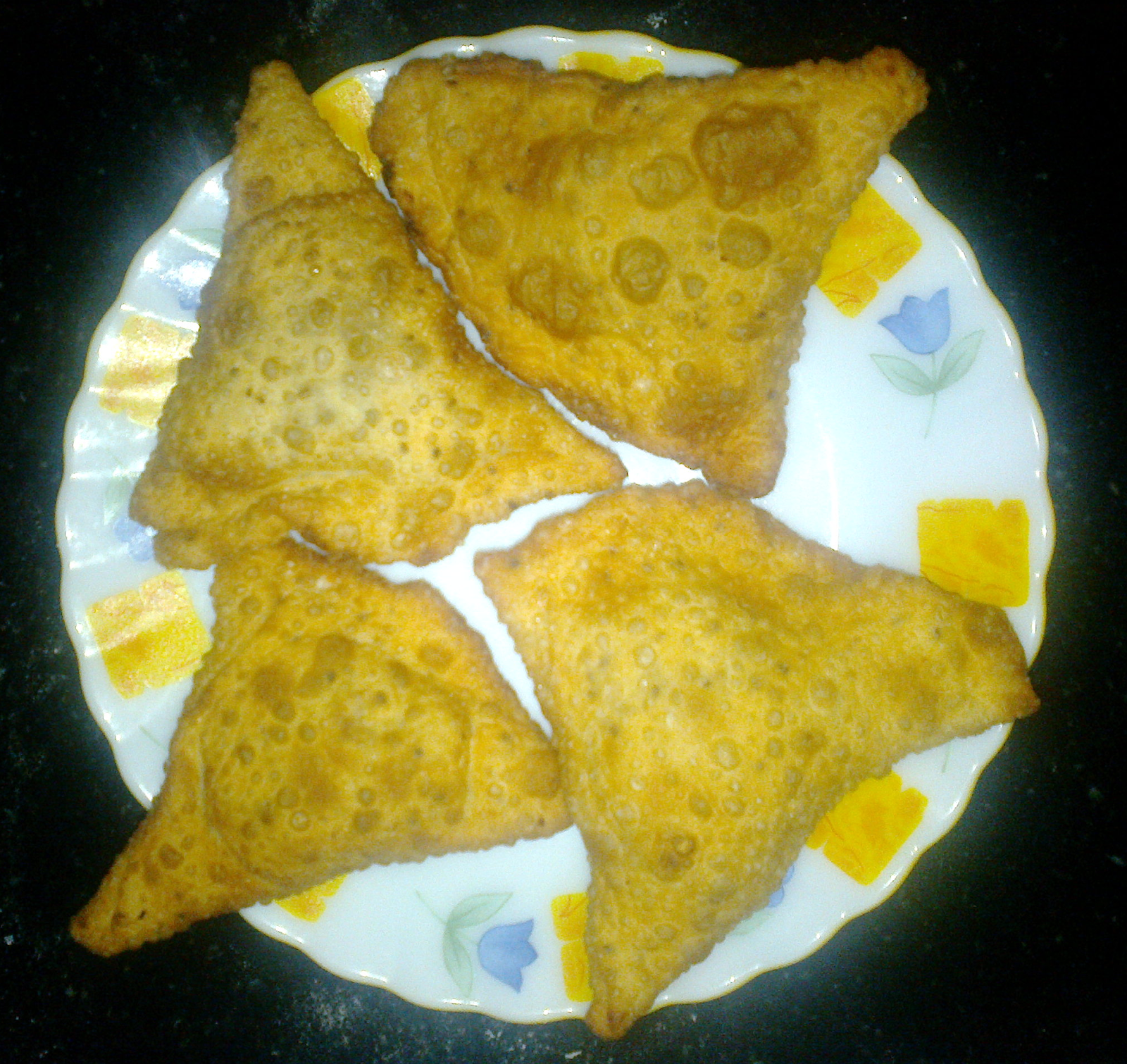 Love to Cook: Punjabi Samosa/ Aloo- Peas Samosa