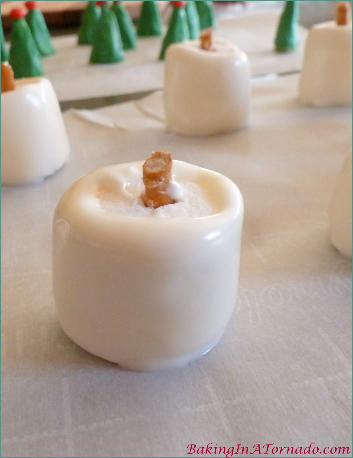 Baking in a Tornado: Elf Snacks: Jolly Blog With Friends