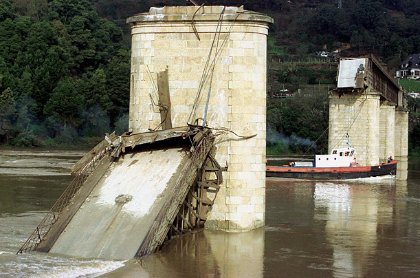 Top World News: The Worst Bridge Collapses in the Past 100 Years