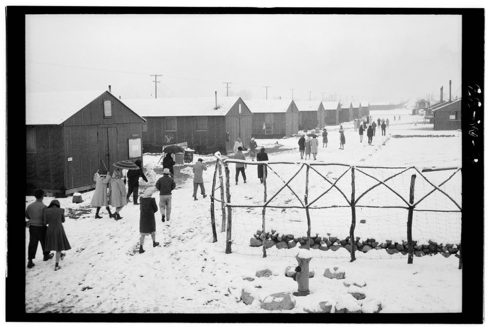 Pictures of Daily Life of Japanese Internment at Manzanar Camp in 1943 ...