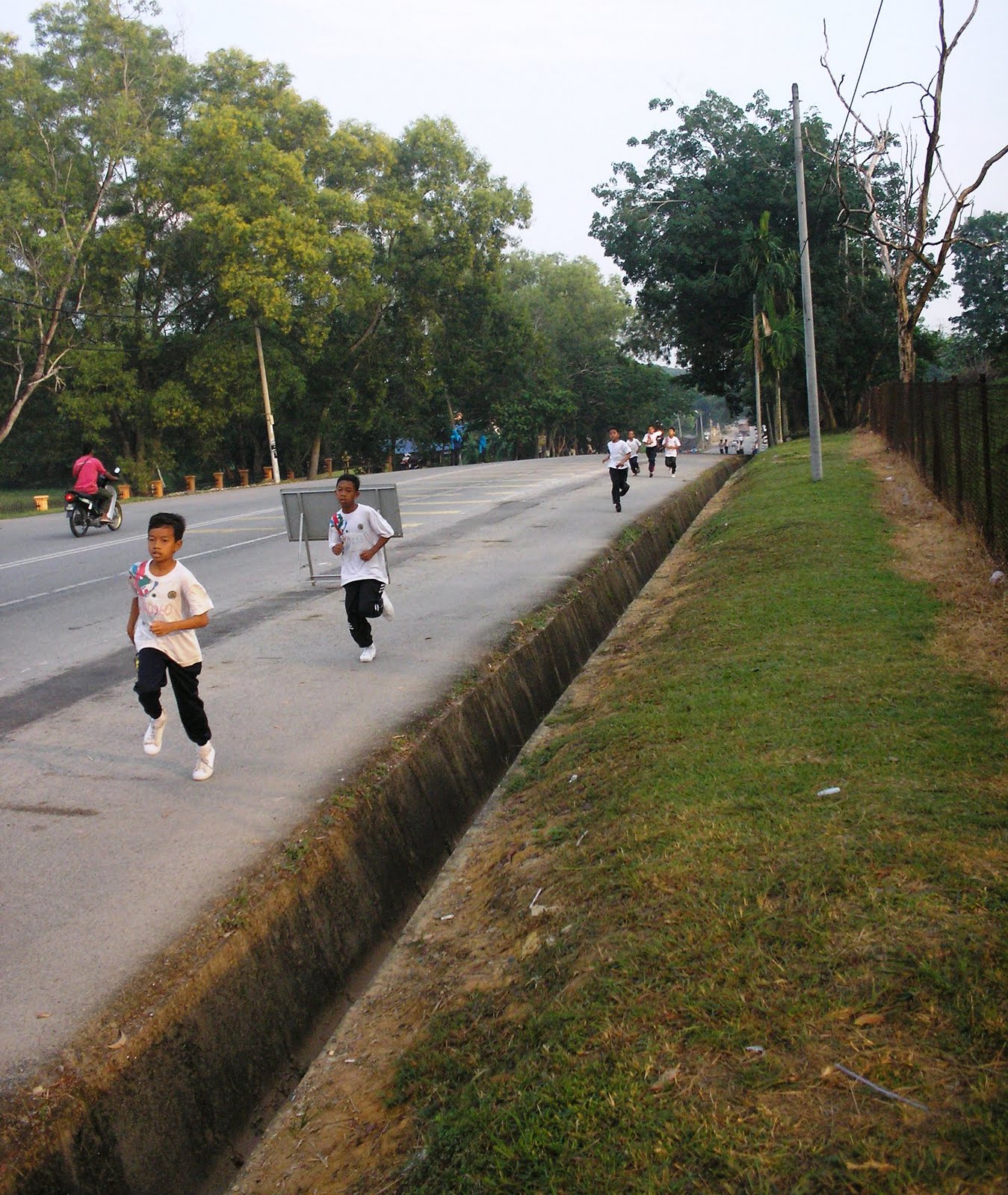 Pusat Sumber SKHHD: LARIAN 1 MURID, SATU SUKAN , SATU MALAYSIA