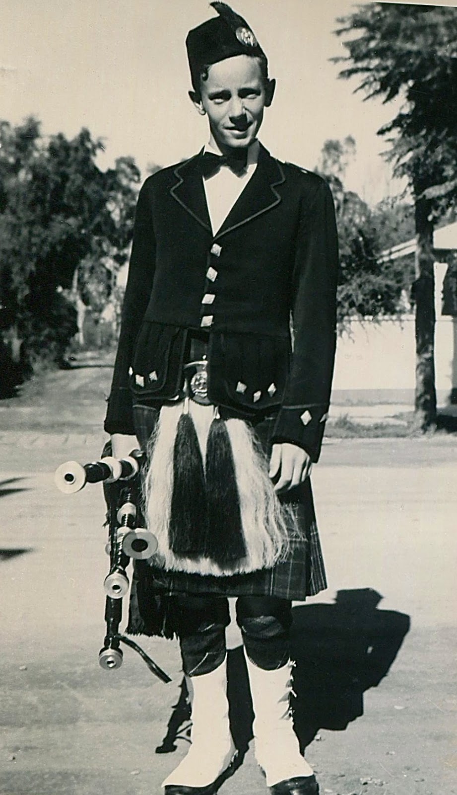Victoria Police Bands' Blog: Bush Banker Claims Interest in Bagpipes