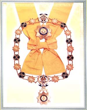 A.M.P: DARJAH-DARJAH KEBESARAN DAN PINGAT-PINGAT