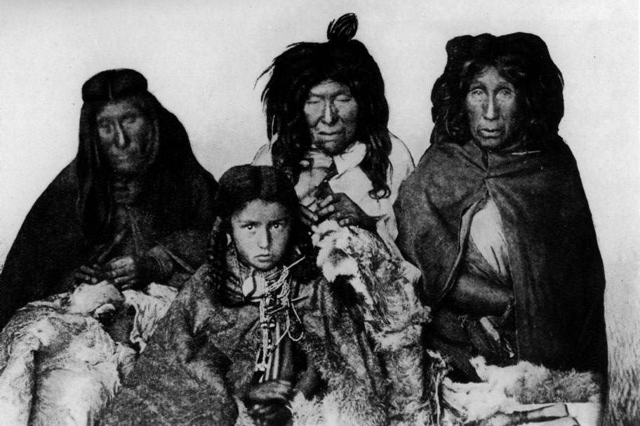 Fotos Viejas de Mar del Plata: PUEBLOS ORIGINARIOS: LOS PAMPAS