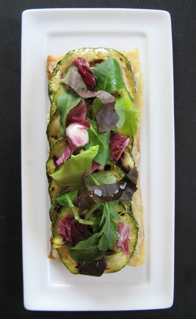 cuina generosa: coca d'oli amb ceba i formatge i carbassó