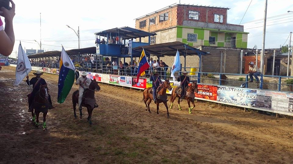 Fotos: Desfile de apertura del campeonato nacional de toros coleados ...
