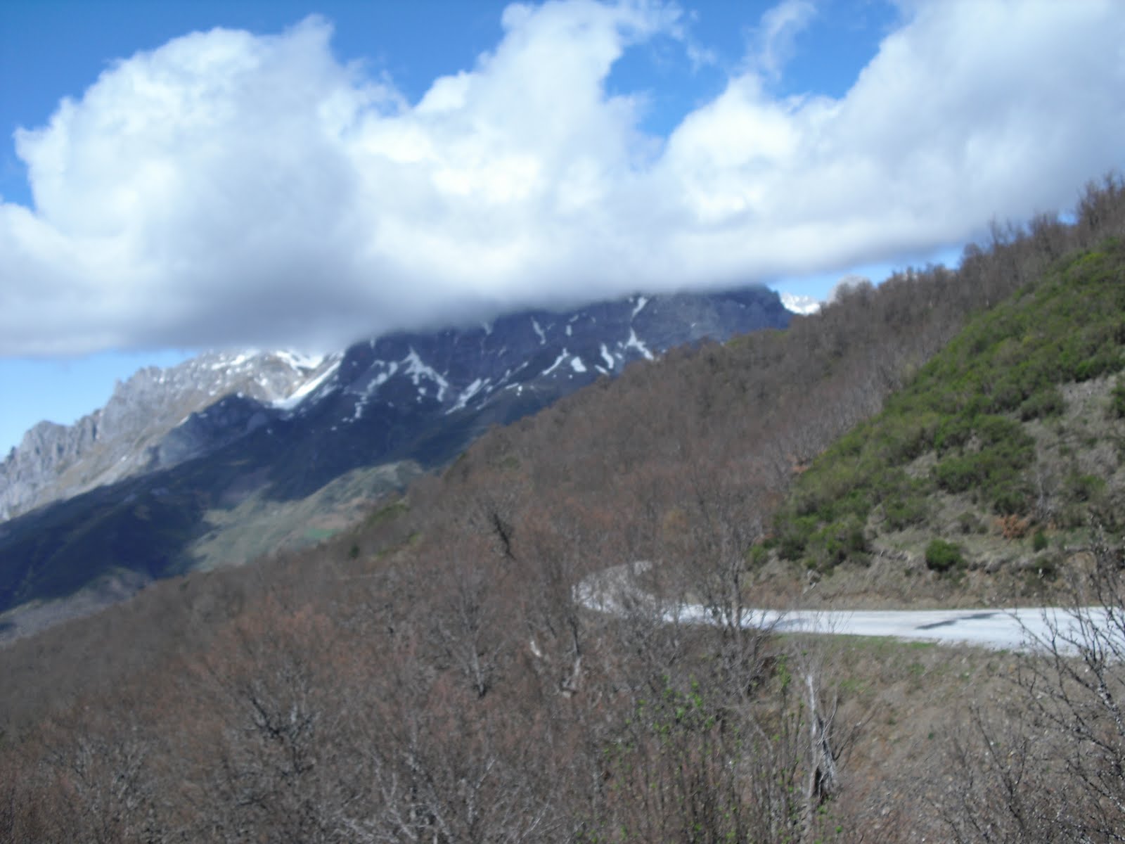 Paisajes de montaña: Valle de Valdeón.Posada de Valdeón
