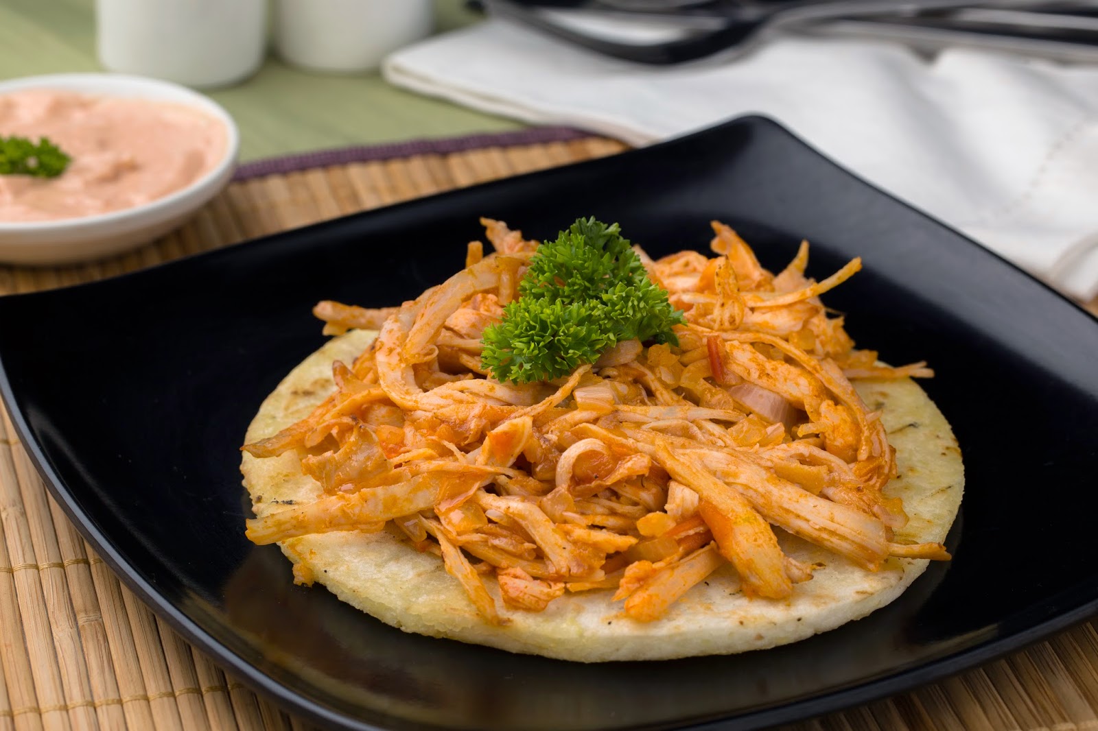 Rodrigo Tu Chef Amigo: Arepas con pollo desmechado