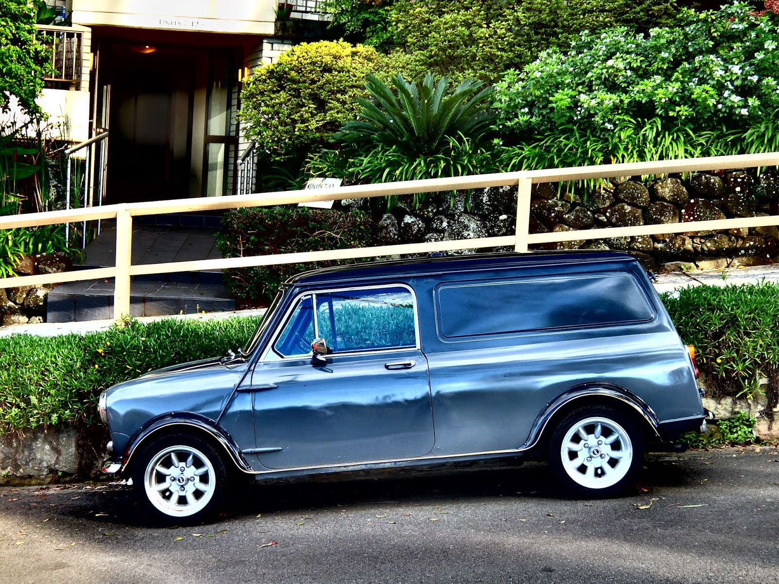 Aussie Old Parked Cars: 1964 Morris 850 Van Aussie Old Parked Cars: 1964 Morris 850 Van
