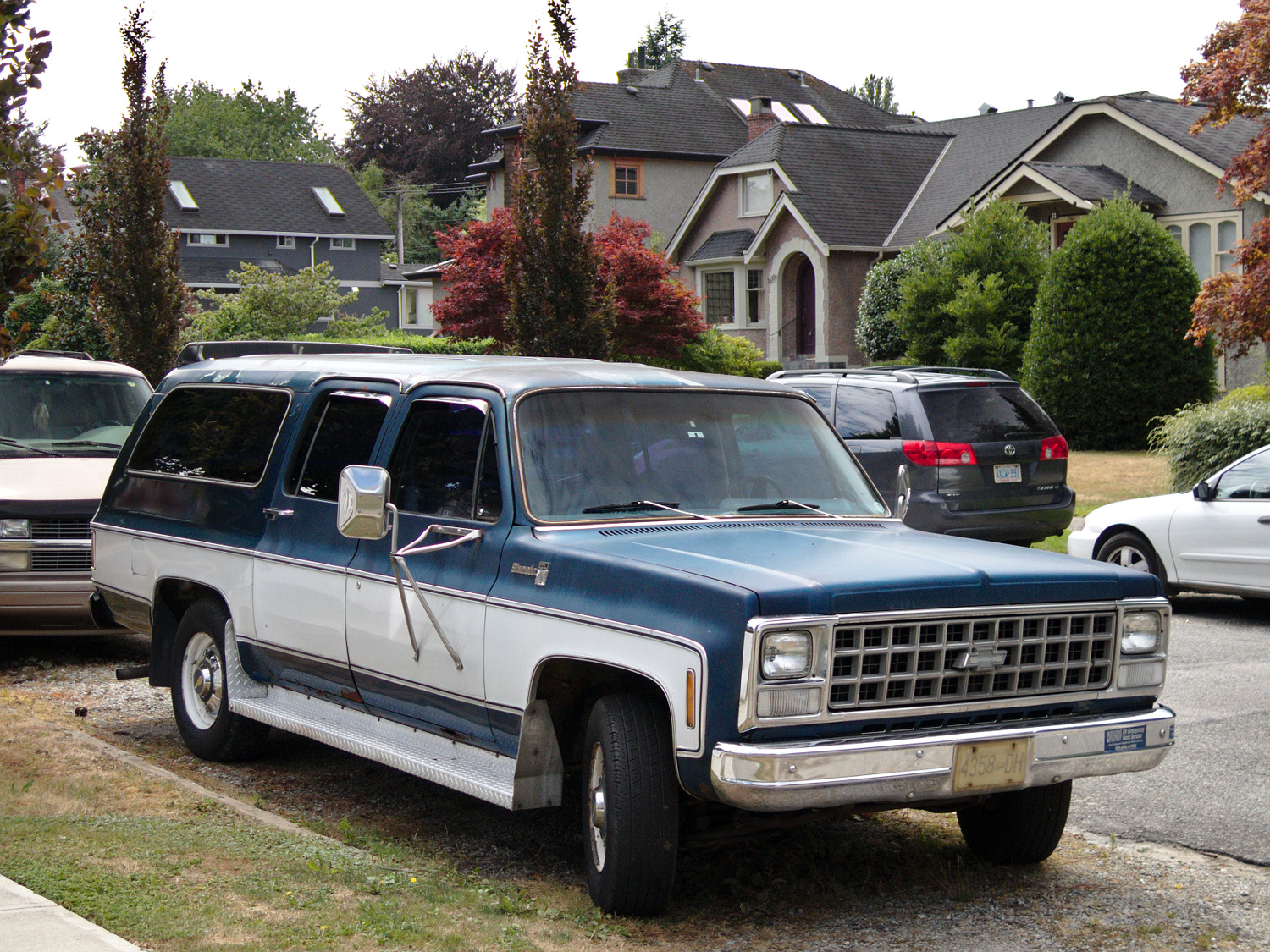 Old Parked Cars Vancouver: 1980 Chevrolet Suburban Silverado