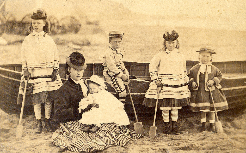 37 Lovely Photographs That Capture Everyday Life of Edwardian Children ...