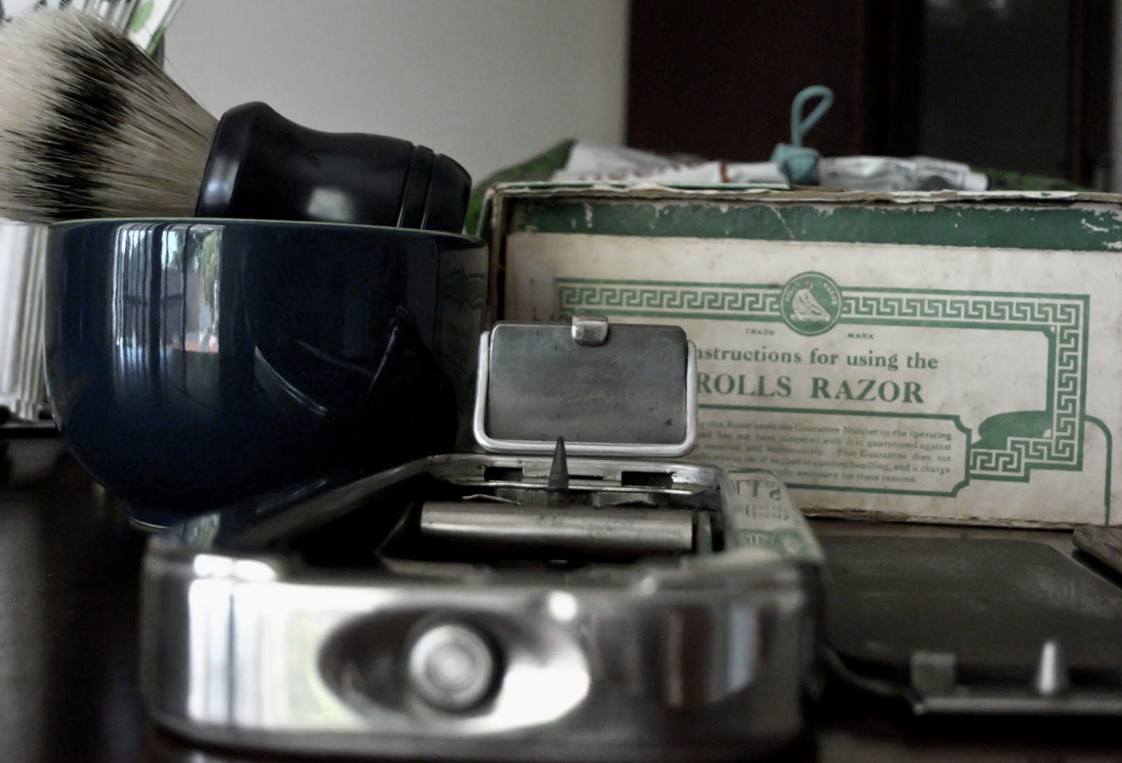 JAWES: The "Rolls" of Razors