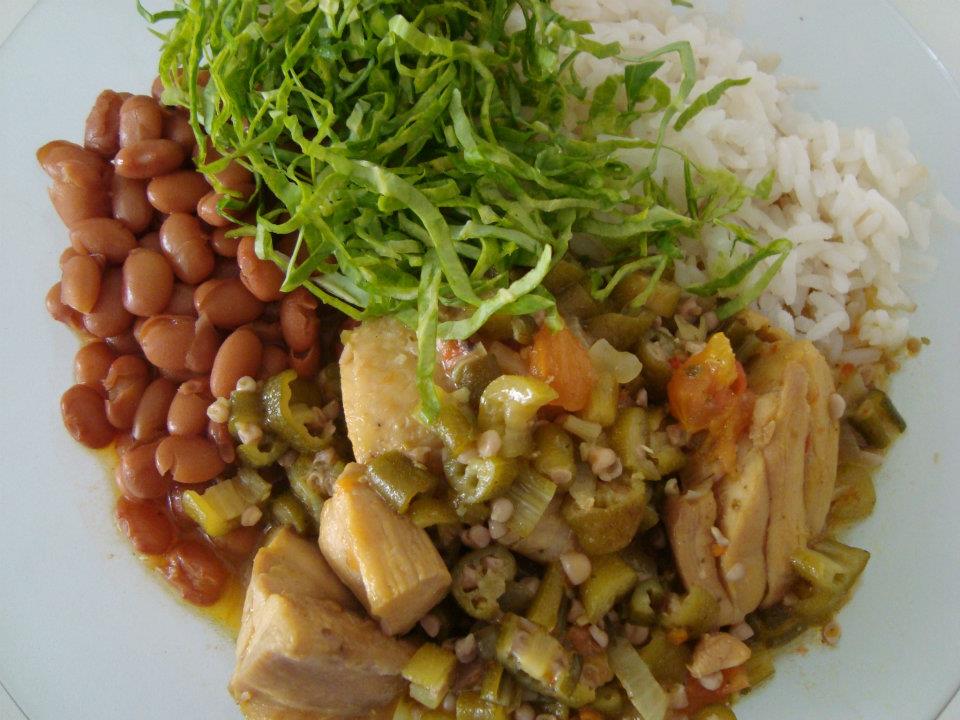 Tomate cereja: Frango com quiabo