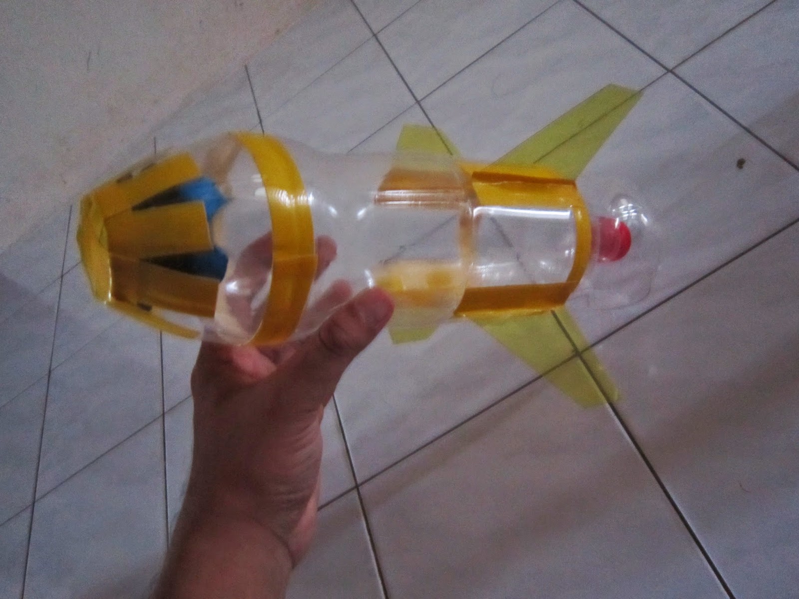 DUNIA SAINS FIZIK (CIKGUSAM): BAGAIMANA MEMBINA ROKET AIR DENGAN CARA ...