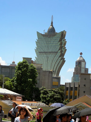 Mga Lakwacherang Doktora: Hong Kong-Macau Adventure: Grand Lisboa Hotel