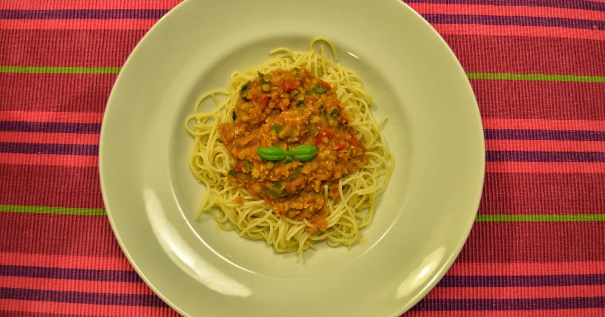 Paste bolognese vegane cu sos din linte