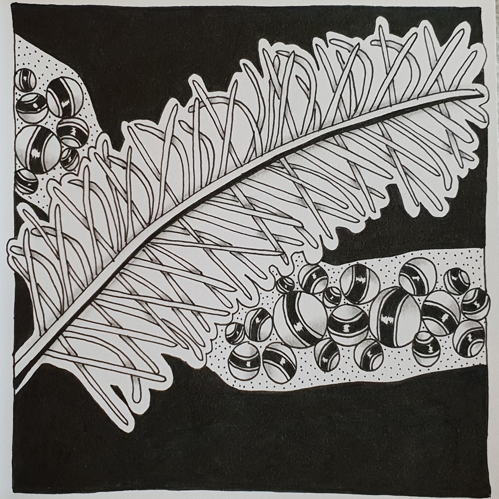 Tickled To Tangle: "It's a String Thing" #272 Tiles