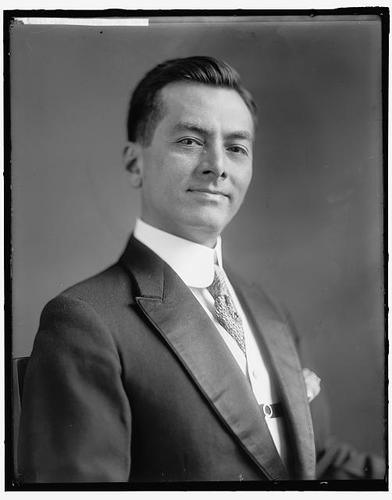 MANUEL L. QUEZON ~ PILIPINAS KONG MINAMAHAL