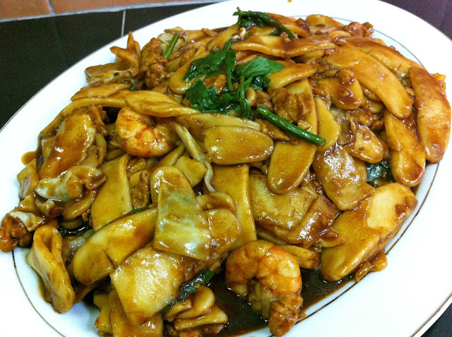 Confessions of a Weekend Cook: Hokkien Fried 'Pek Keh' / Chinese Rice Cake