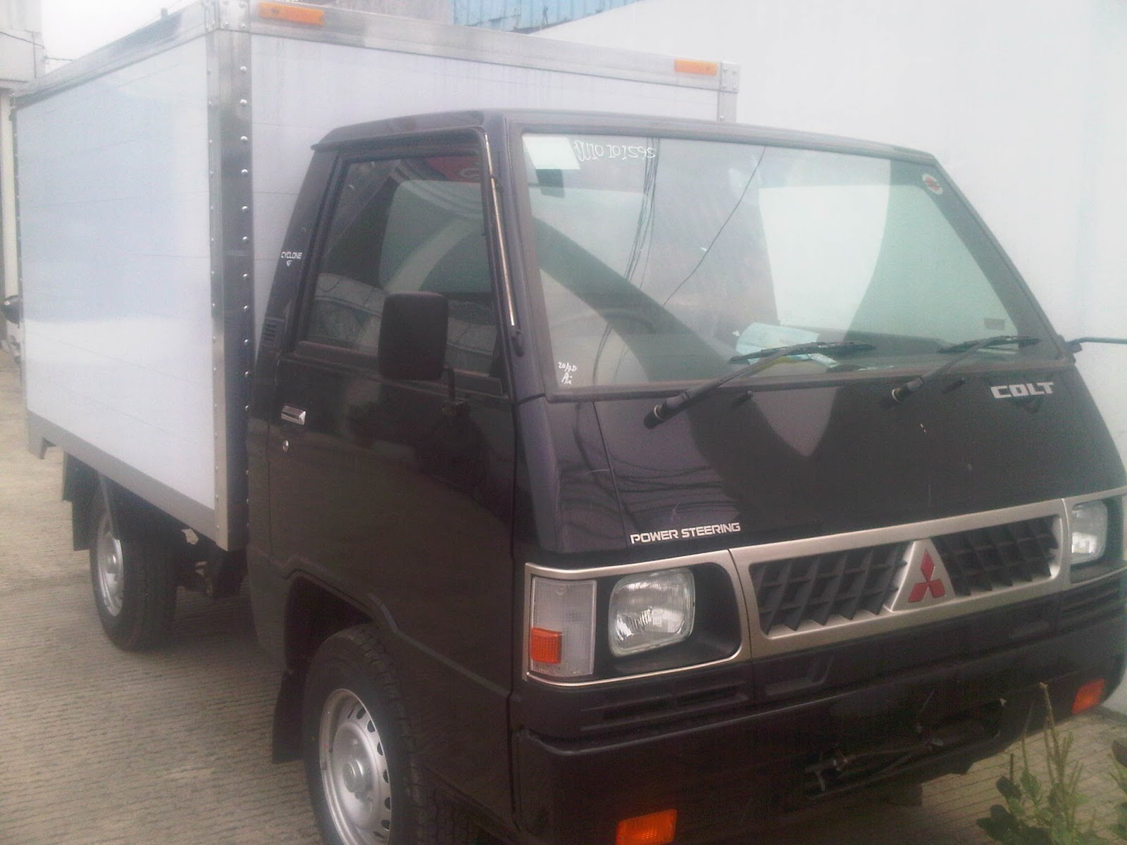 Jual Mitsubishi: Box Alumunium L300 Kredit Dp Murah