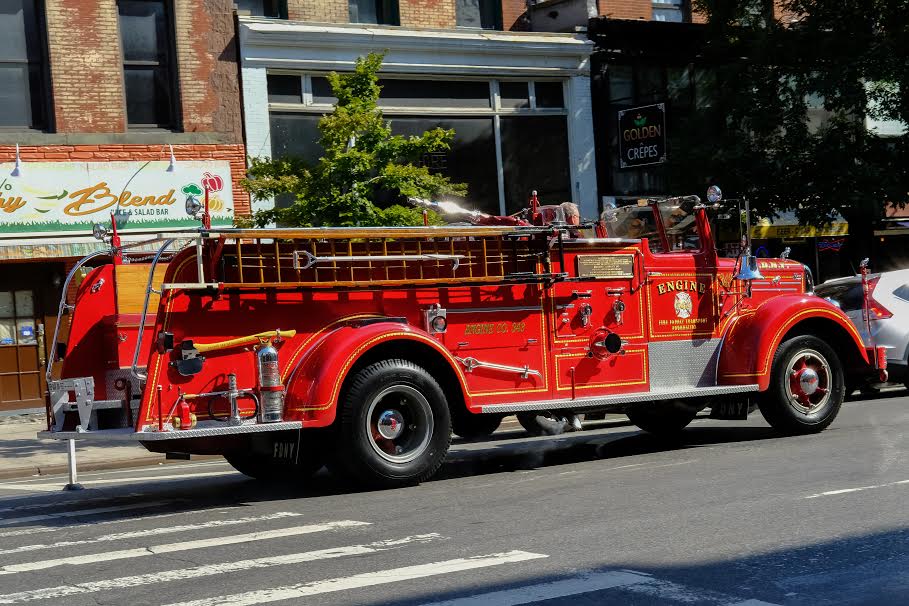 EV Grieve: FDNY Engine Company 343 on 2nd Avenue