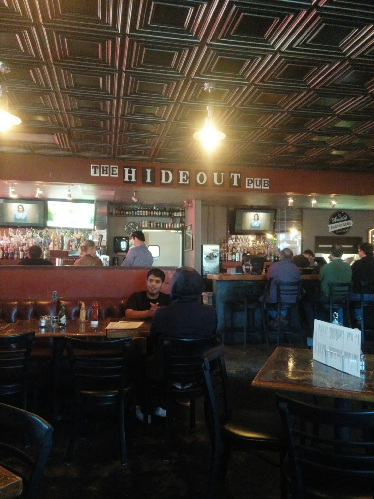 HEY! You should check this out..: #BrokeandHungryATX: The Hideout Pub