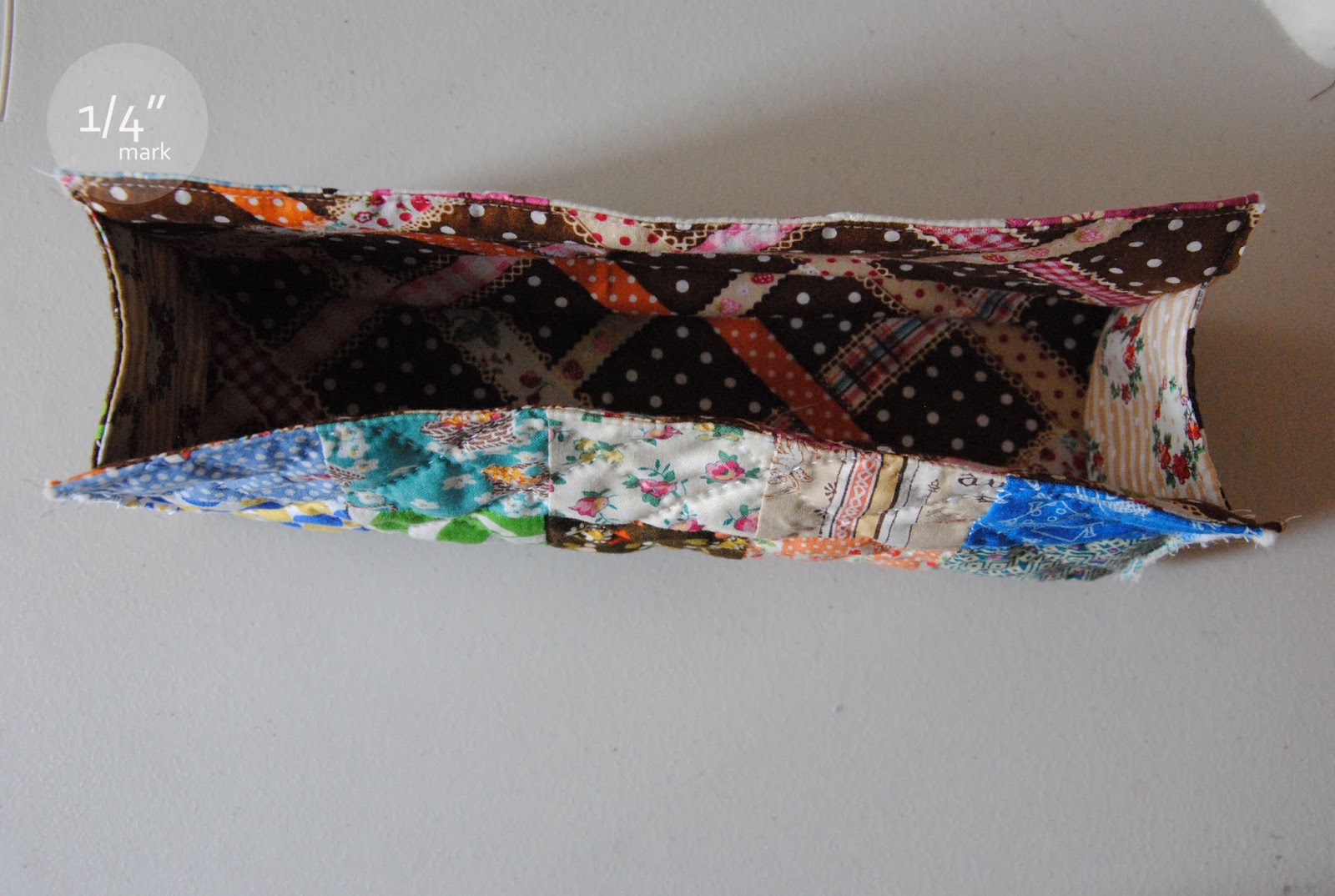 1/4" mark: Tutorial: the triangle pouch