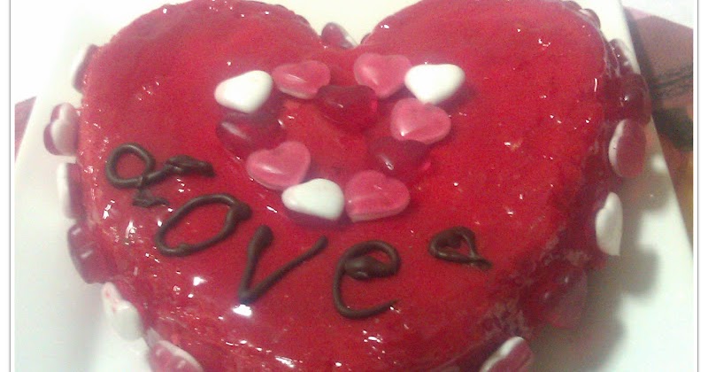 La Cocinera Mileurista: Pastel Red Love con Corazón de Gominolas