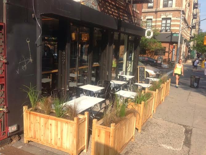 EV Grieve: Maiden Lane debuts its sidewalk cafe