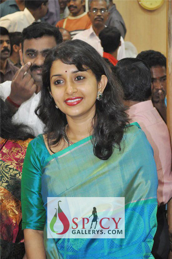 Meera Jasmine Latest Cute Stills