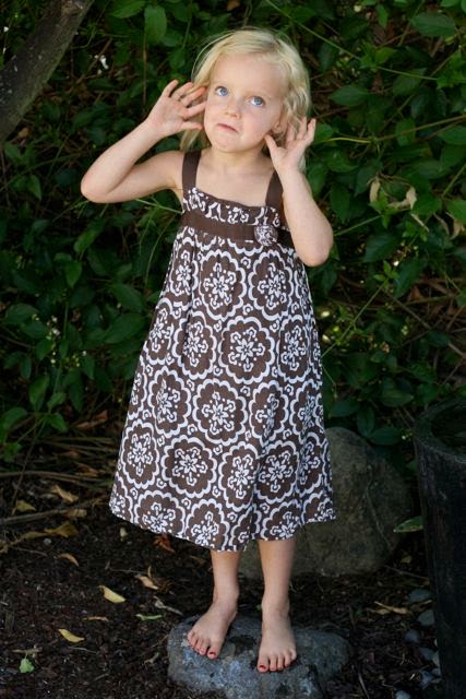 Cookie+Curly: Tutorial: Little Girl Dress from Scratch