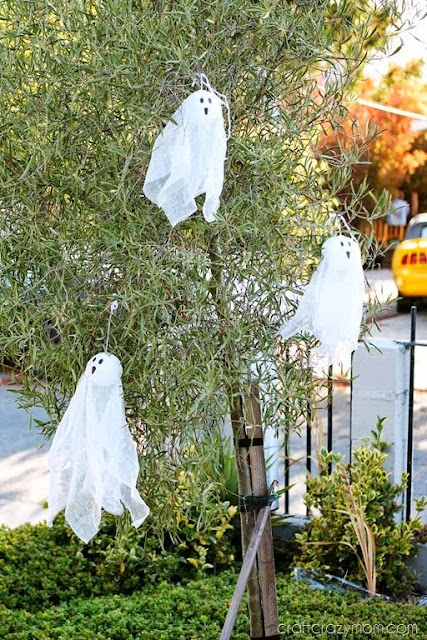 DIY Floating Ghost Decoration. - Oh My Fiesta! in english