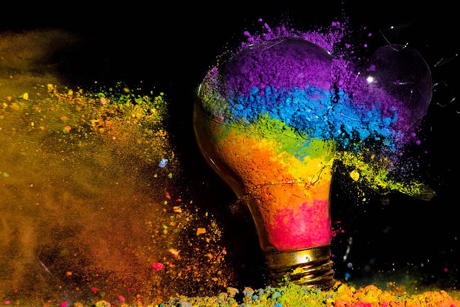design-dautore: High Speed Photos of Exploding Light Bulbs BY JON SMITH