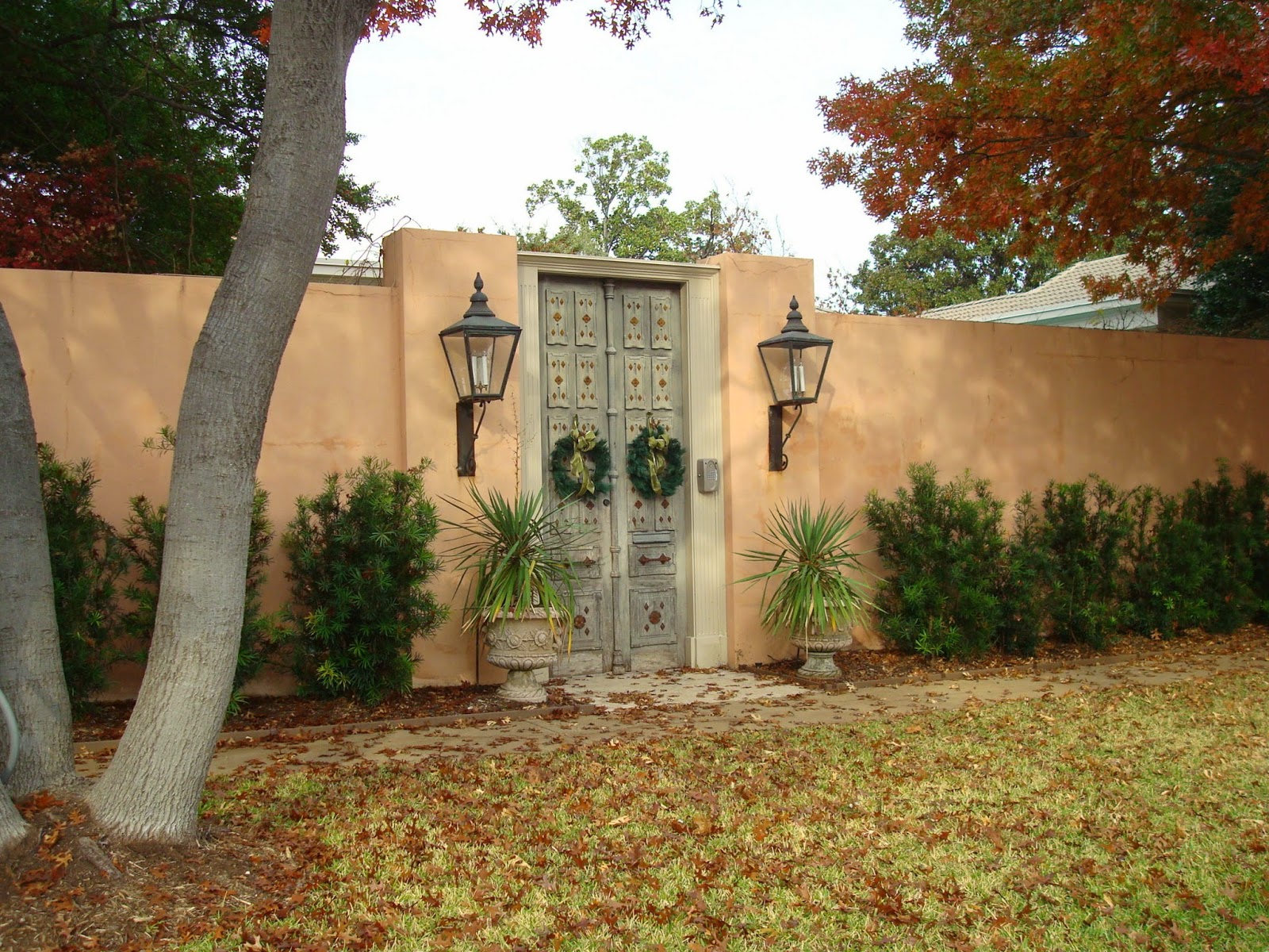 Thick and Thin : The Adobe Wall