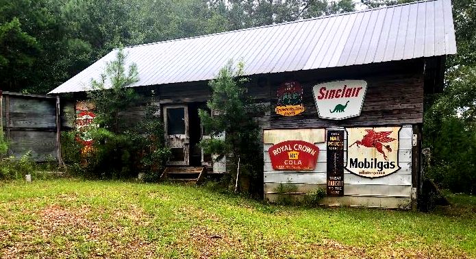 *~my house is cuter than yours~*: Red Level, Alabama Picker's Honey Hole