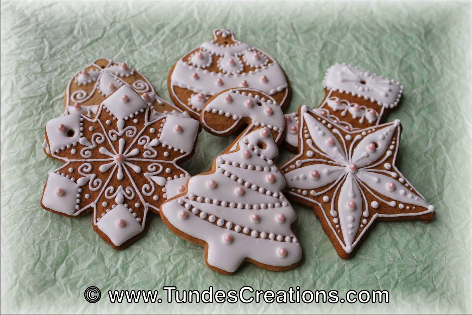 The Gingerbread Artist: Gingerbread Christmas Ornament