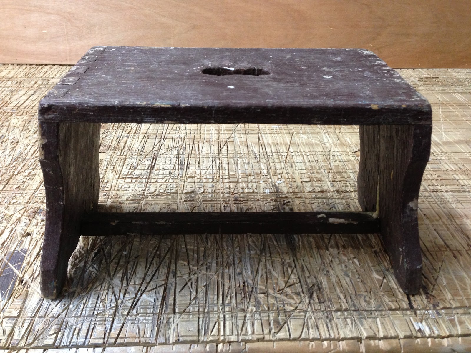 Styling and Salvage: homemade wooden stools