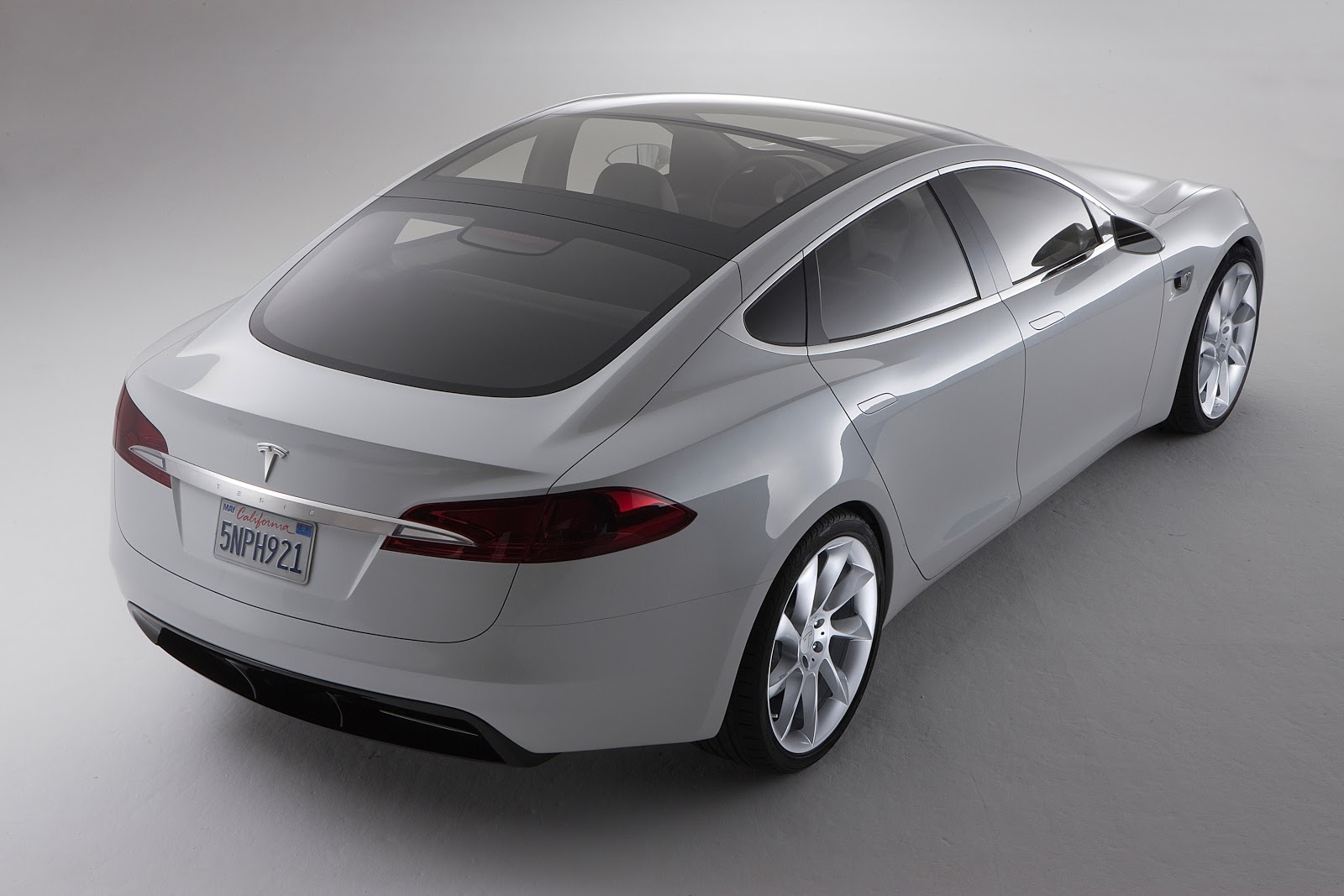 Cars GTO: Tesla Model S Goes to Europe