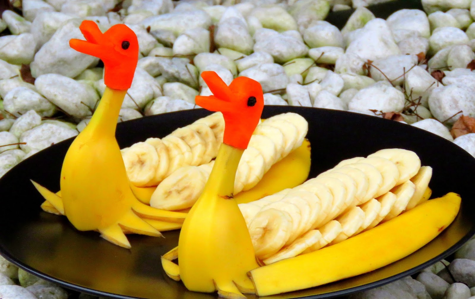 banana art decoration ~ craft project ideas and crafts art