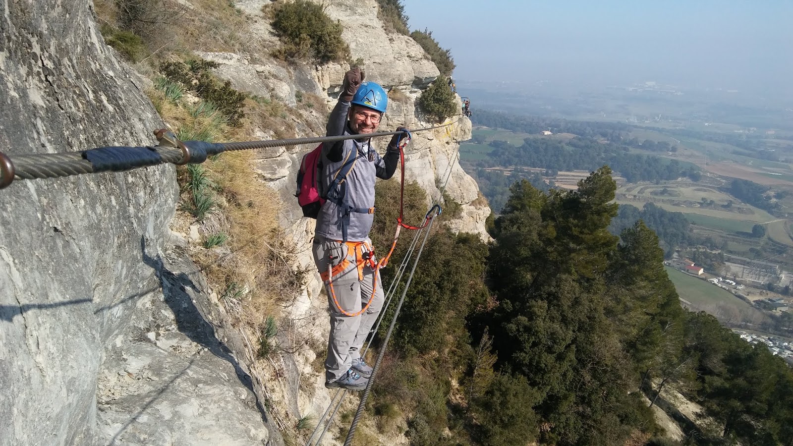 con un par de crampones: VIA FERRATA - BAUMES CORCADES - Centelles