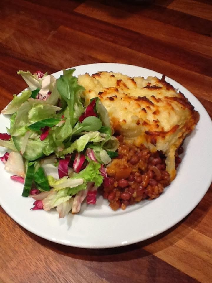 Bevs World: Yesterday was all about about cake!