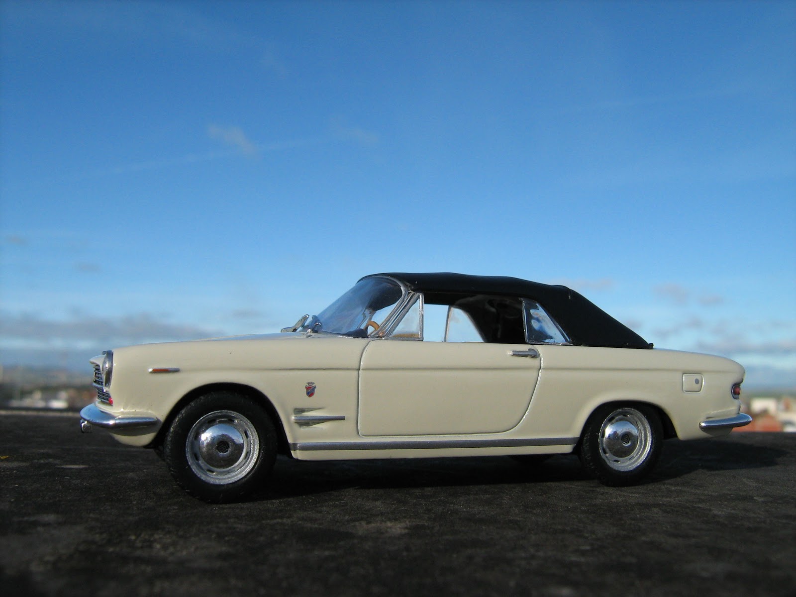 El Garaje Algabeño: FIAT 2300 S Ghia de Starline