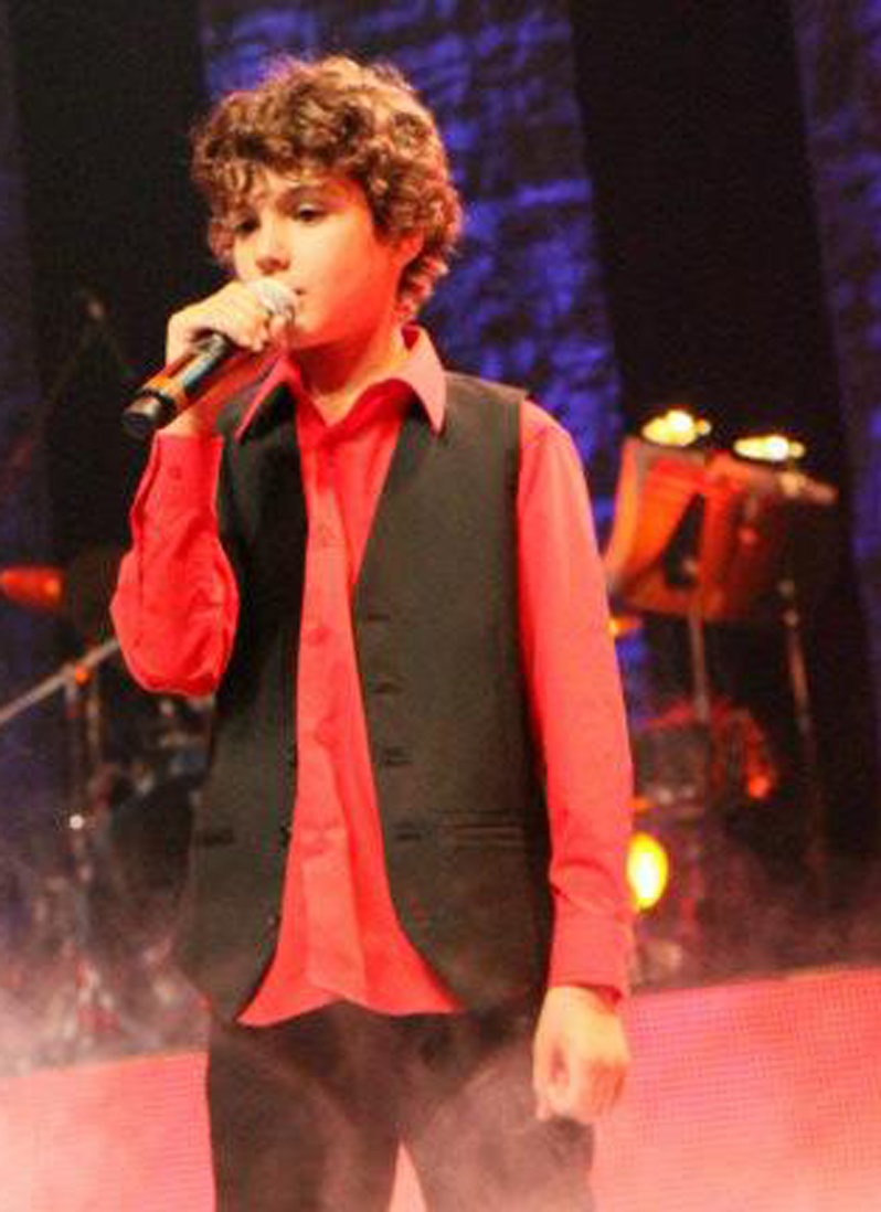 Thomas au piano: Thomas est sélectionné pour le Gala Révélations!