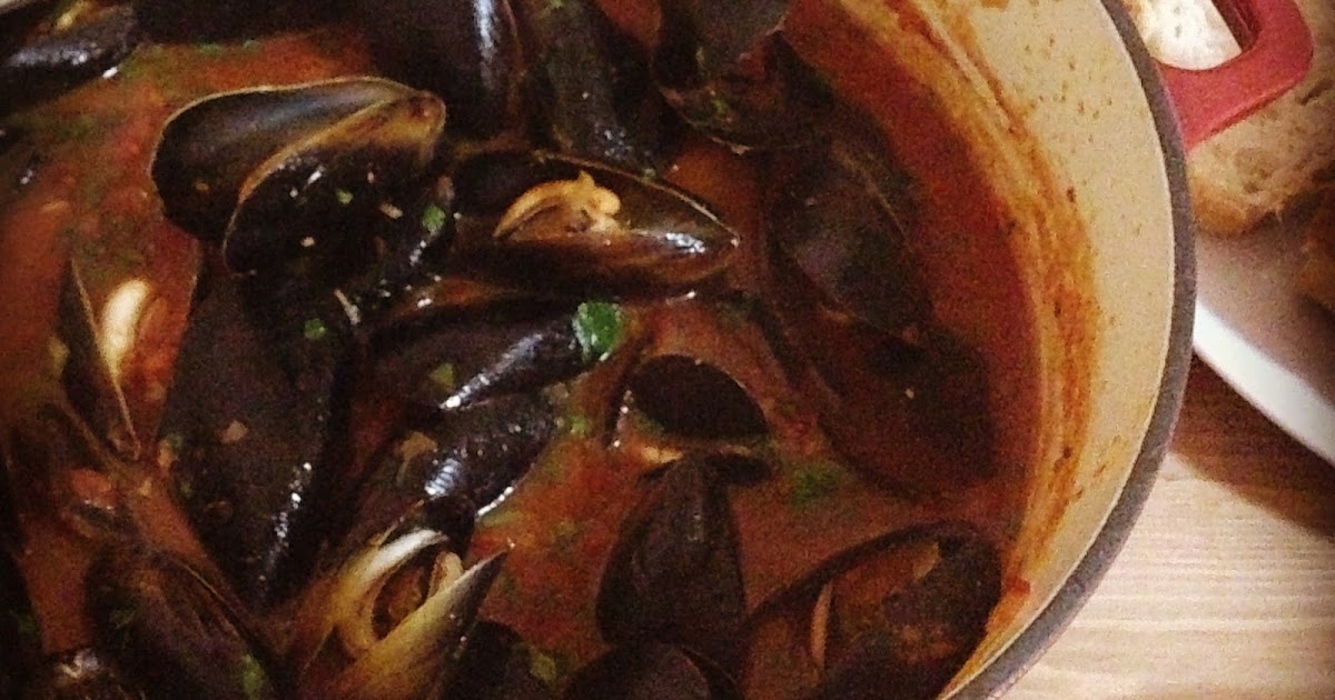 salt sugar & i: chilli mussels in a rich tomato sauce - a dinner worth ...