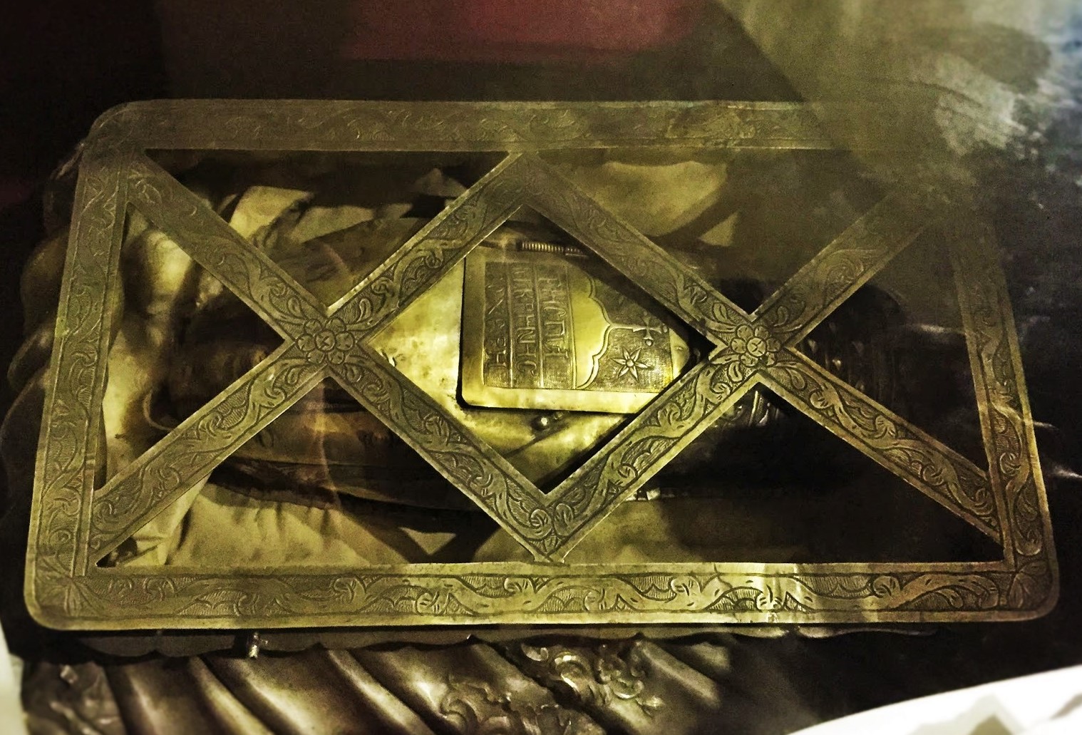 Greek Orthodox Religious Tourism: ΤΟ ΔΕΞΙ ΧΕΡΙ ΤΗΣ ΑΓΙΑΣ ΜΑΚΡΙΝΑΣ.