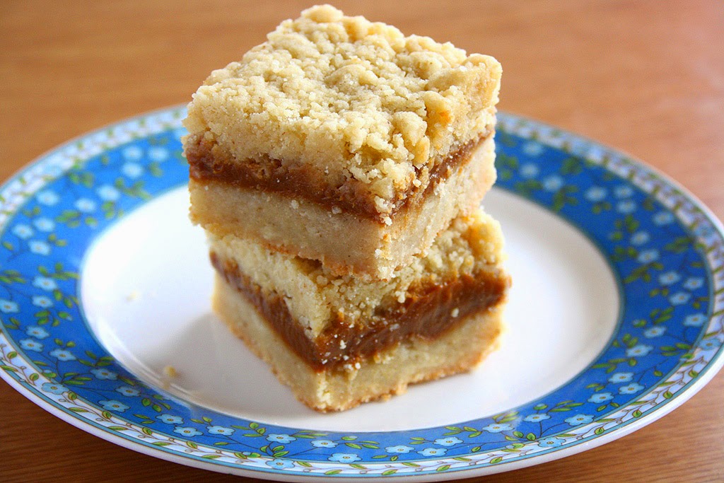 collecting memories: Caramel Crumb Bars with Brown Butter